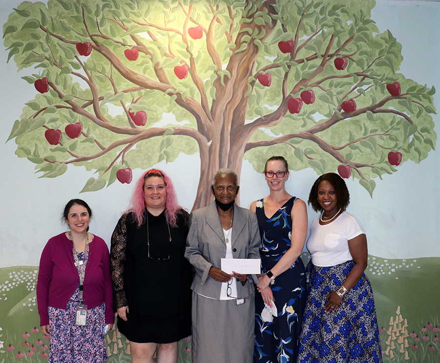 EOPL Receives the Shelly Oliver Hollis Community Grant from the Junior ...